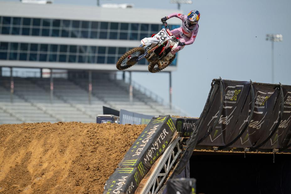 Debut 450 Win for Hunter Lawrence at Fort Worth SMX