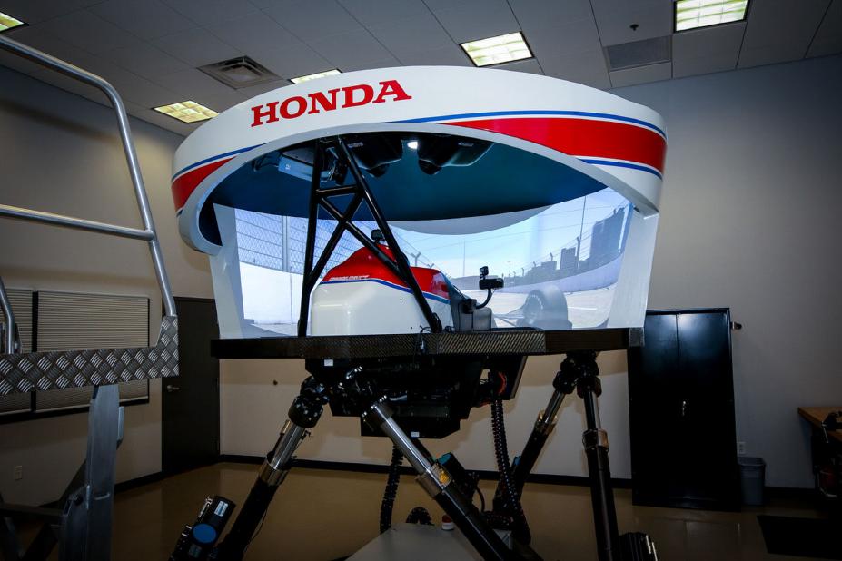 Honda IndyCar Drivers Use HPD Simulator to Prepare for Nashville Challenges