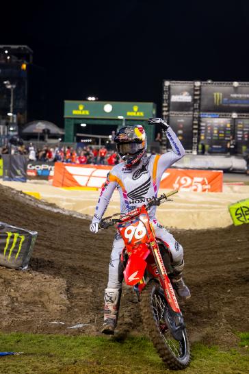 Hunter Lawrence Takes Daytona Supercross 250SX East Win