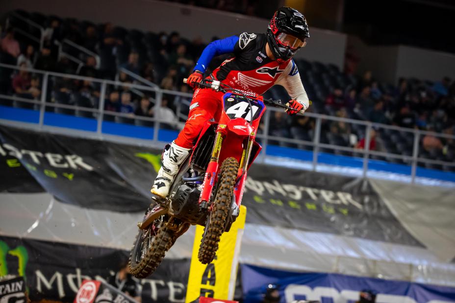 Hunter Lawrence Scores Career-First Podium Finish at Arlington 1 Supercross