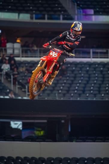 Chase Sexton, Hunter Lawrence Improve Title Chances at Arlington Triple ...