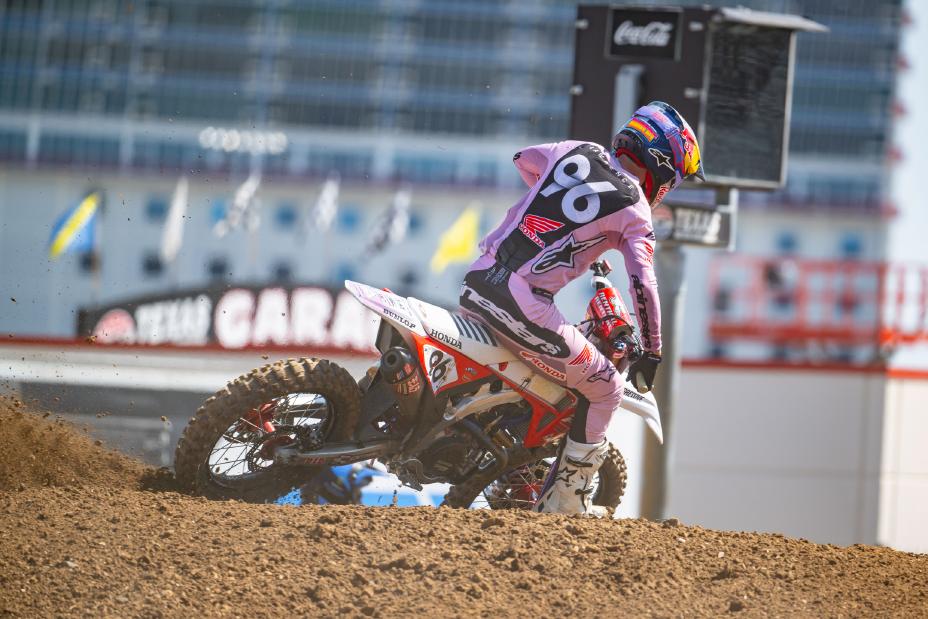 Debut 450 Win for Hunter Lawrence at Fort Worth SMX