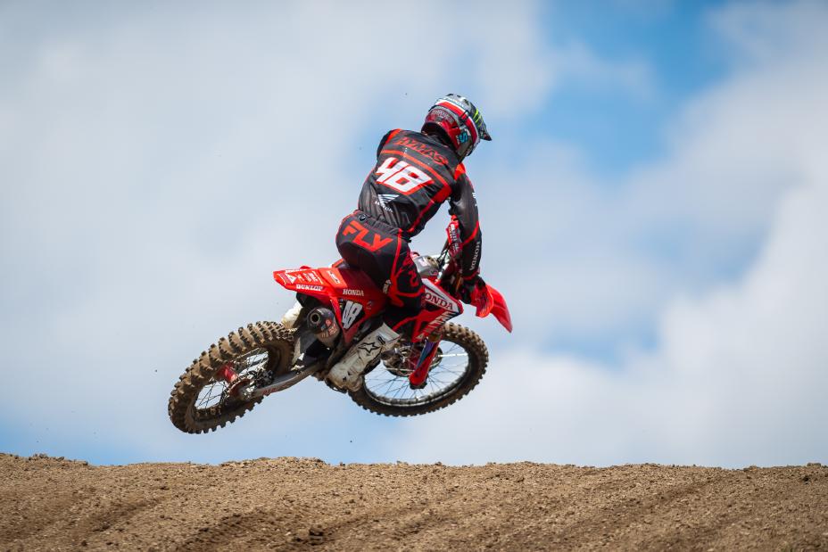 Hunter Lawrence Gives ’25 CRF450R a Moto Win and Podium Overall Finish ...