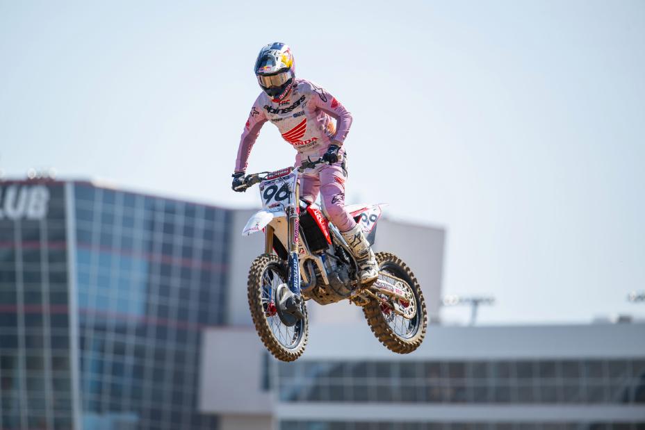 Debut 450 Win for Hunter Lawrence at Fort Worth SMX