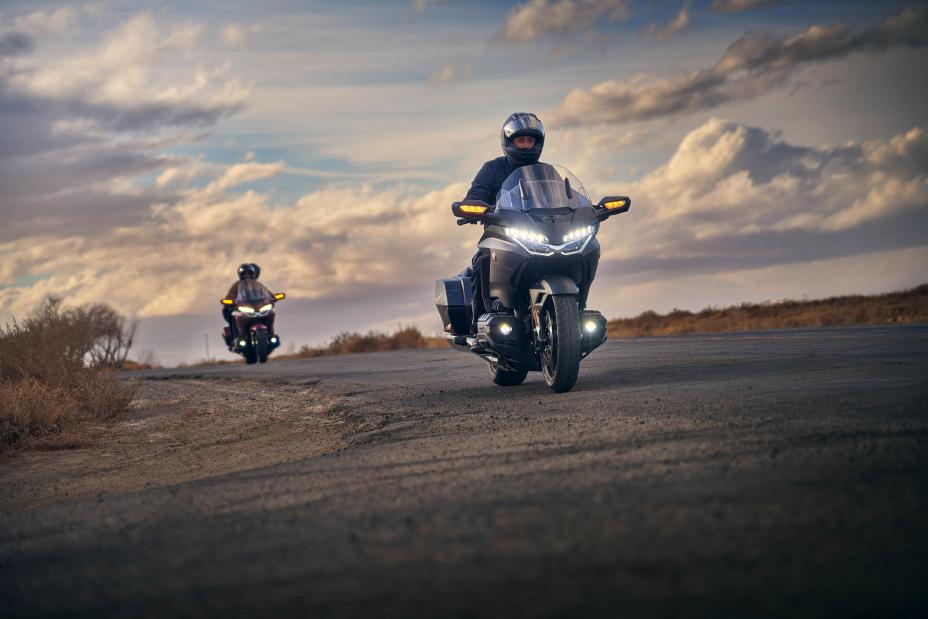 25 Honda Gold Wing Family Action
