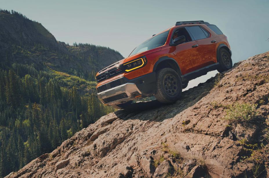 2026 Honda Passport TrailSport – Shown with Optional Accessories