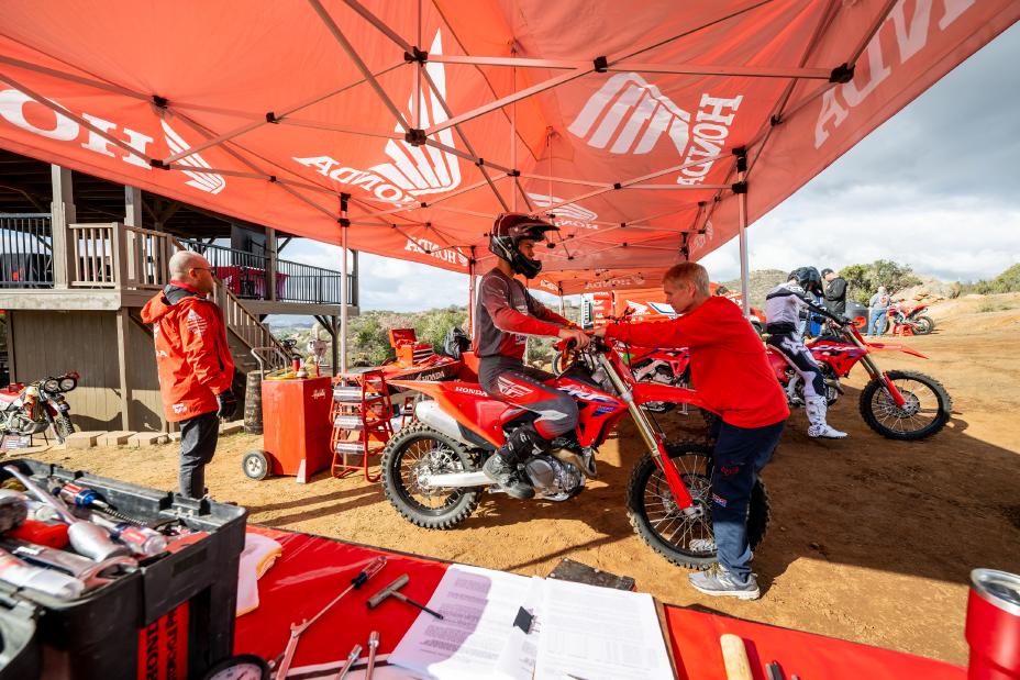 Honda Celebrates 30-Year Partnership with Johnny Campbell
