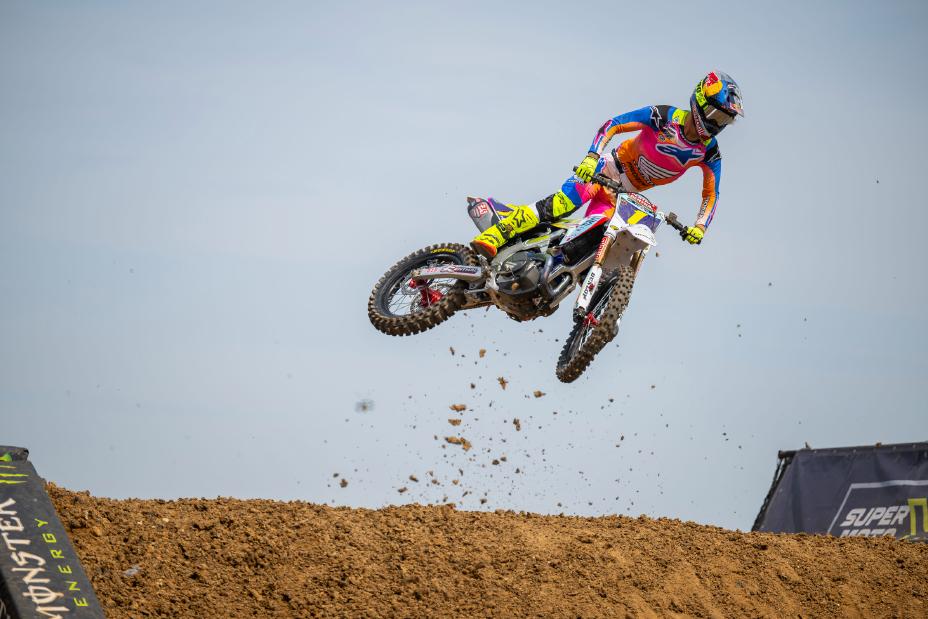 Debut 450 Win for Hunter Lawrence at Fort Worth SMX