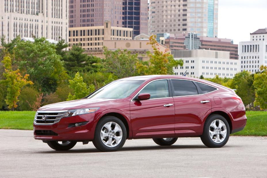 2012 Honda Crosstour Brings Sleek Design to Functional Crossover Vehicle