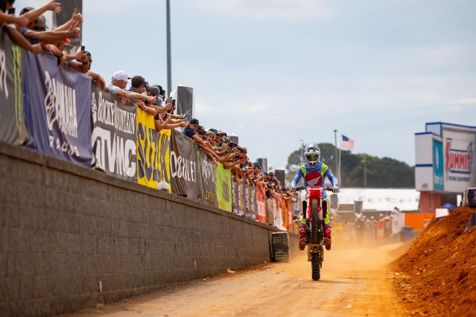 Sexton Dominates Inaugural SuperMotocross Race