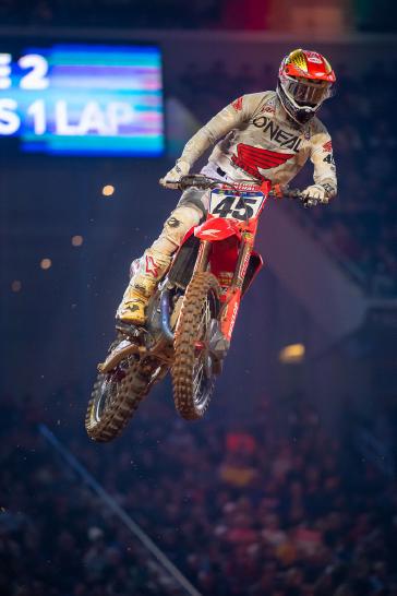 Chase Sexton, Hunter Lawrence Improve Title Chances at Arlington Triple ...