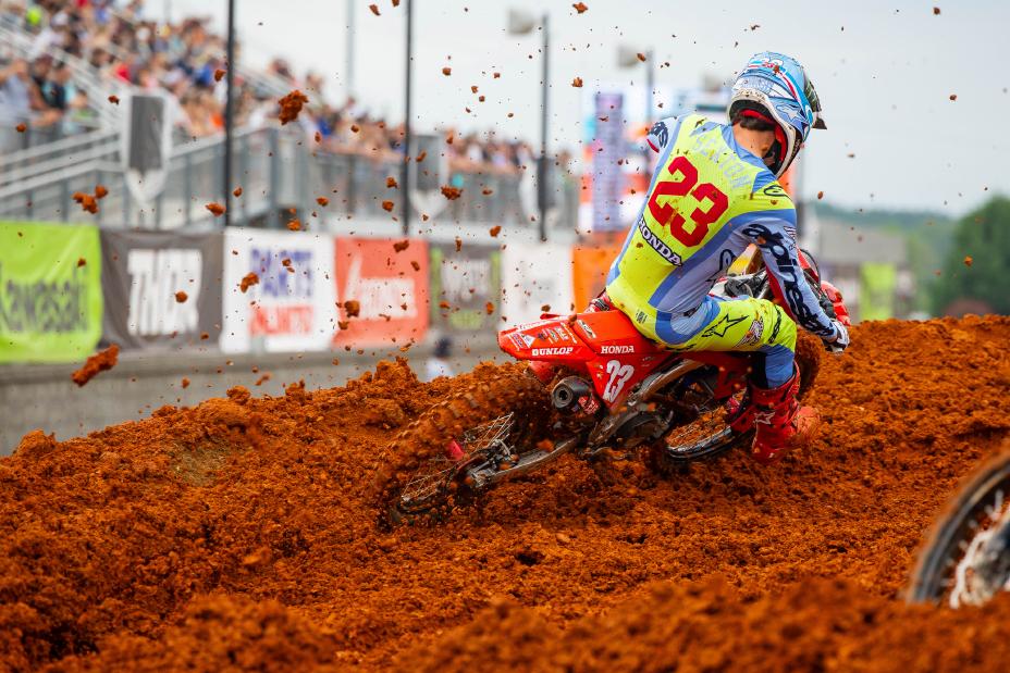 Sexton Dominates Inaugural SuperMotocross Race