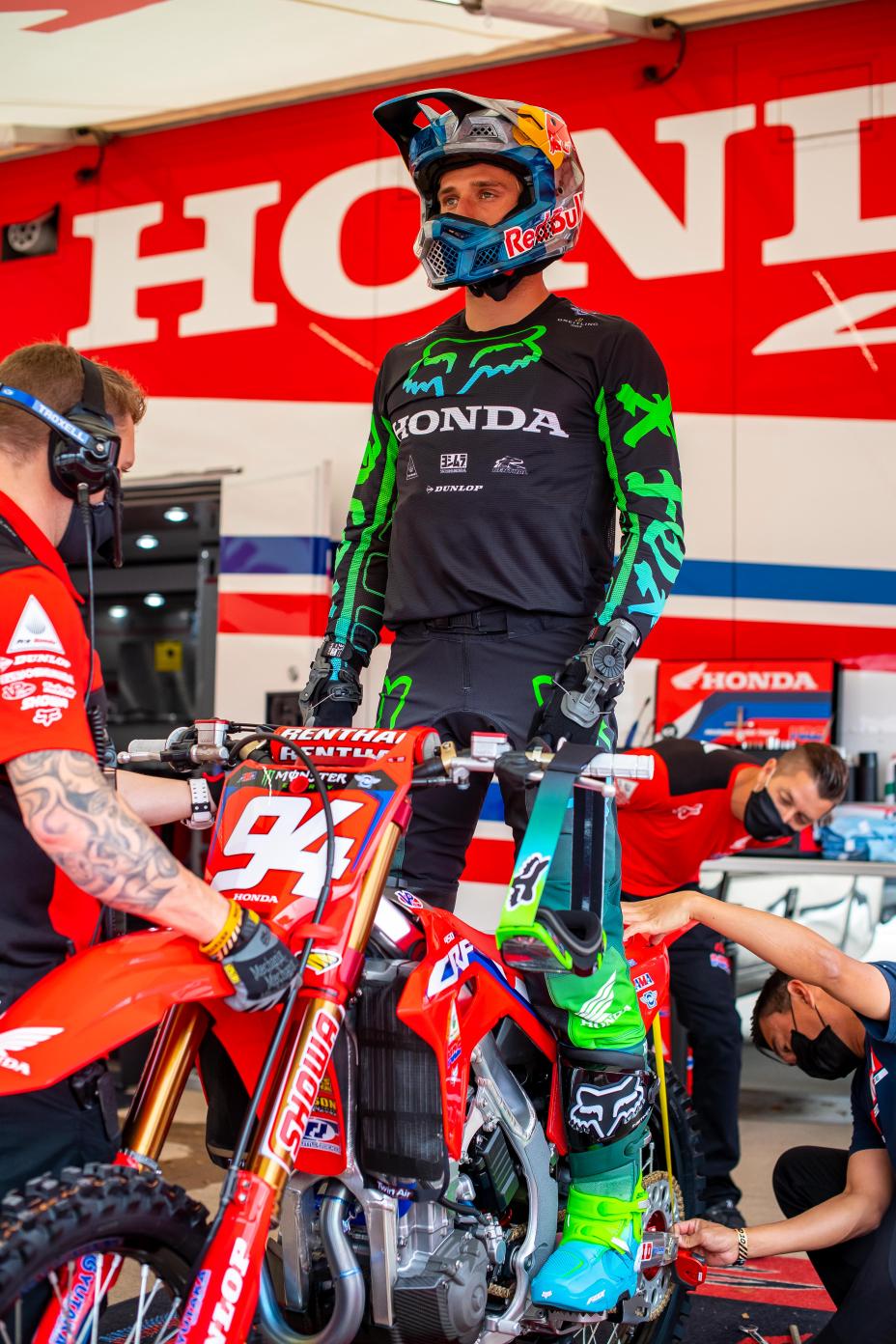 Hunter Lawrence Scores Career-First Podium Finish at Arlington 1 Supercross