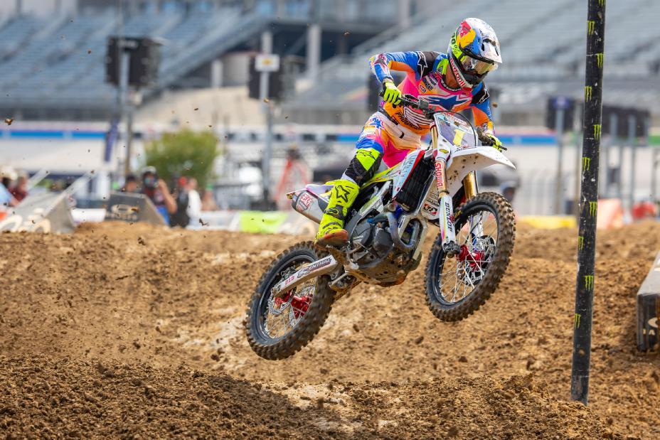 Debut 450 Win for Hunter Lawrence at Fort Worth SMX