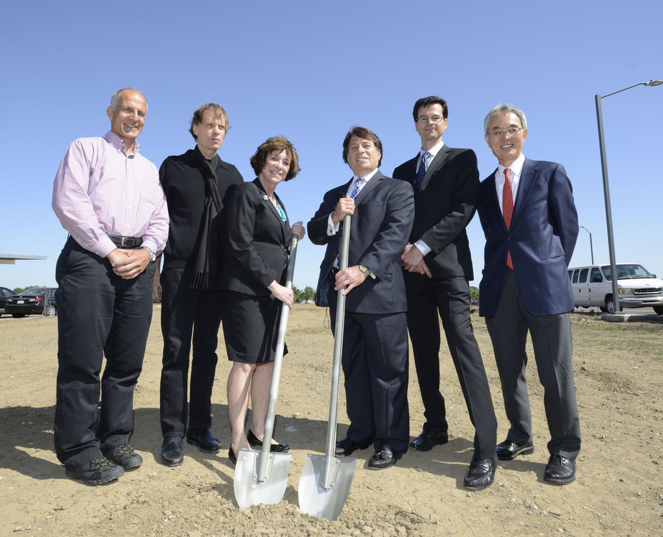 Representatives from Honda and University of California, Davis prepare ...