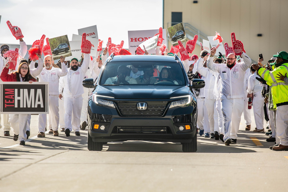 Honda Manufacturing of Alabama associates celebrate the start of mass ...