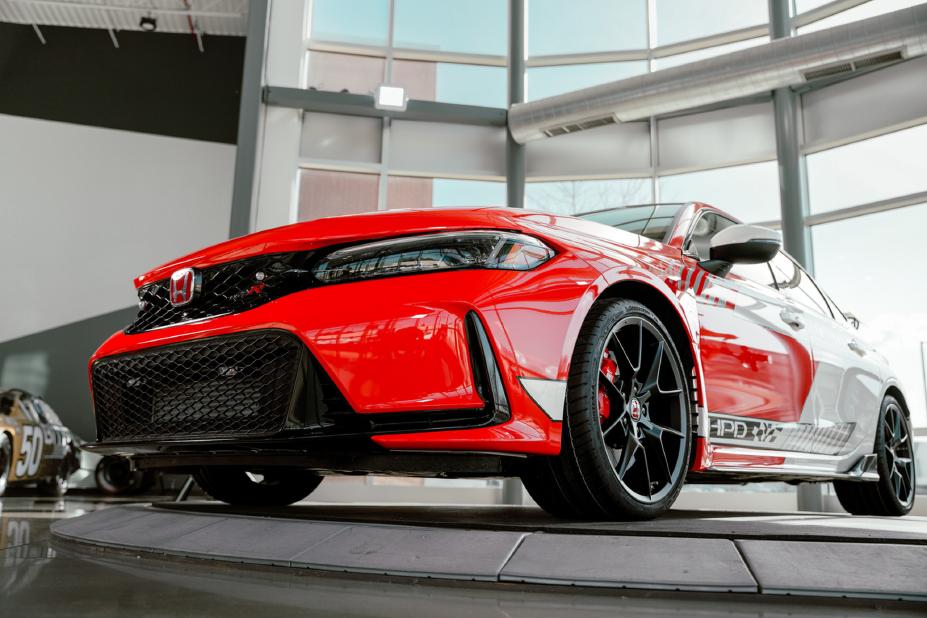 Honda Unveils New Civic Type R Pace Car