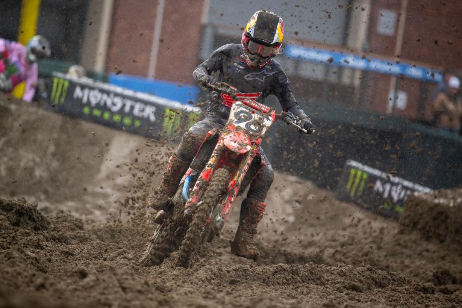 Challenging Night for Team Honda HRC at Muddy San Francisco SX
