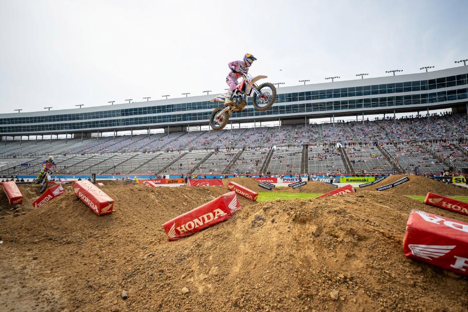 Debut 450 Win for Hunter Lawrence at Fort Worth SMX