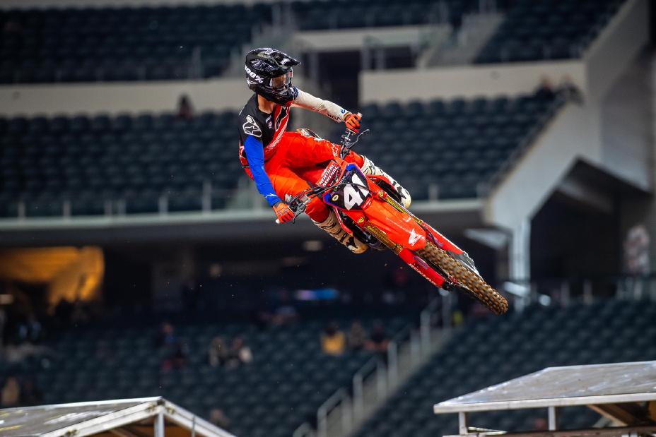 Hunter Lawrence Scores Career-First Podium Finish at Arlington 1 Supercross