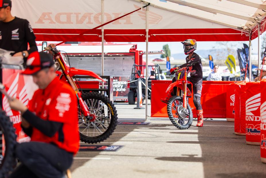 Jett Lawrence Earns His First Win of the Season, at Anaheim 2 SX