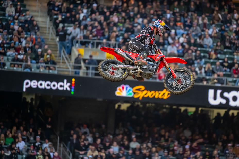 Jett Lawrence Wins 250SX West at Oakland Supercross
