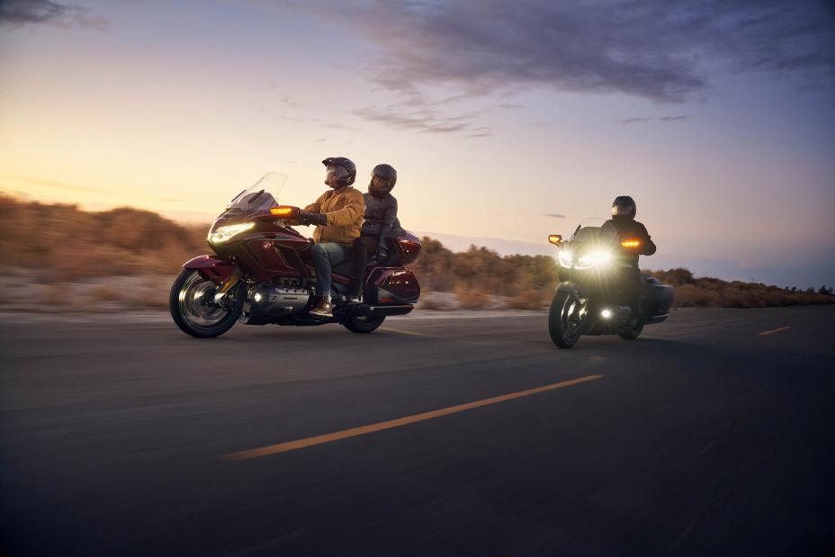 25 Honda Gold Wing Family Action