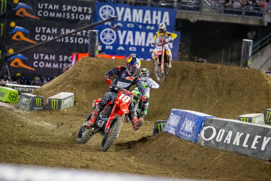 Jett Lawrence Wins 250SX West at Oakland Supercross