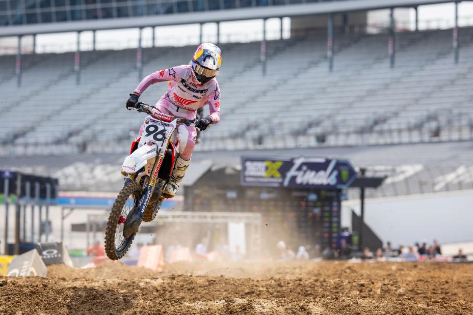 Debut 450 Win for Hunter Lawrence at Fort Worth SMX
