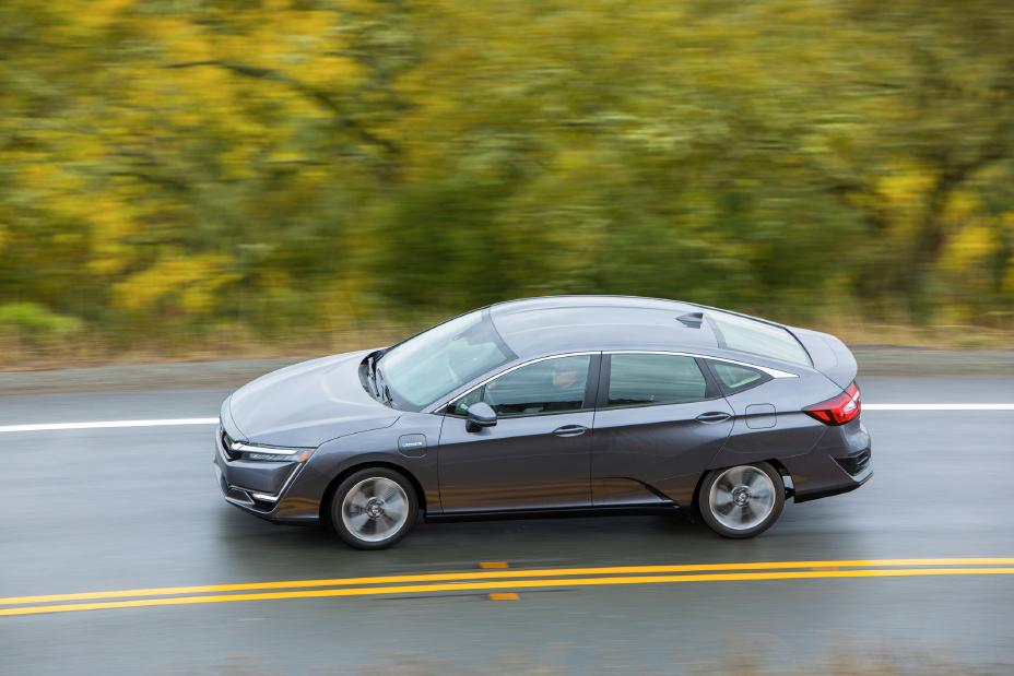 2020 Honda Clarity Plug-In Hybrid Delivers Premium Driving Experience ...