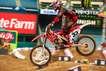 Honda Red Riders Debut In Supercross Opener
