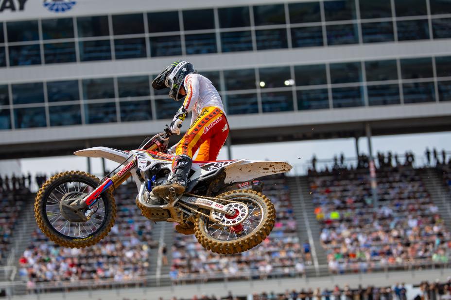 Debut 450 Win for Hunter Lawrence at Fort Worth SMX