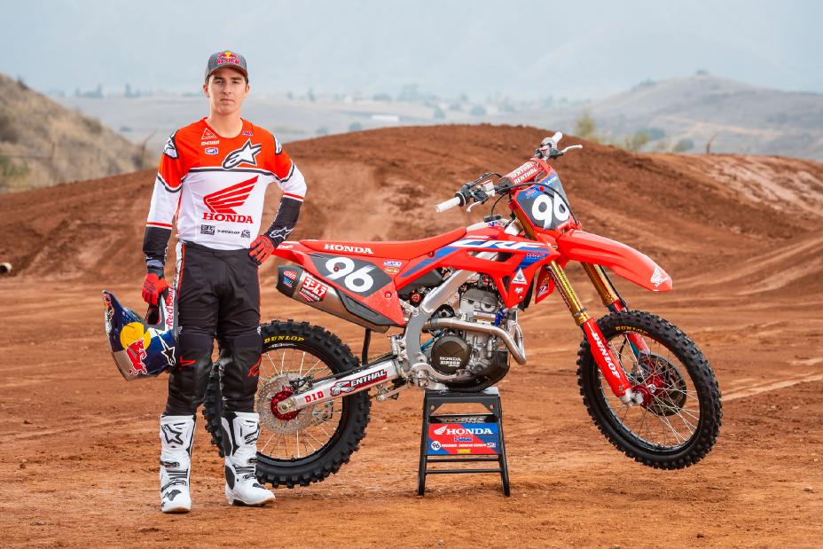 Hunter Lawrence Static