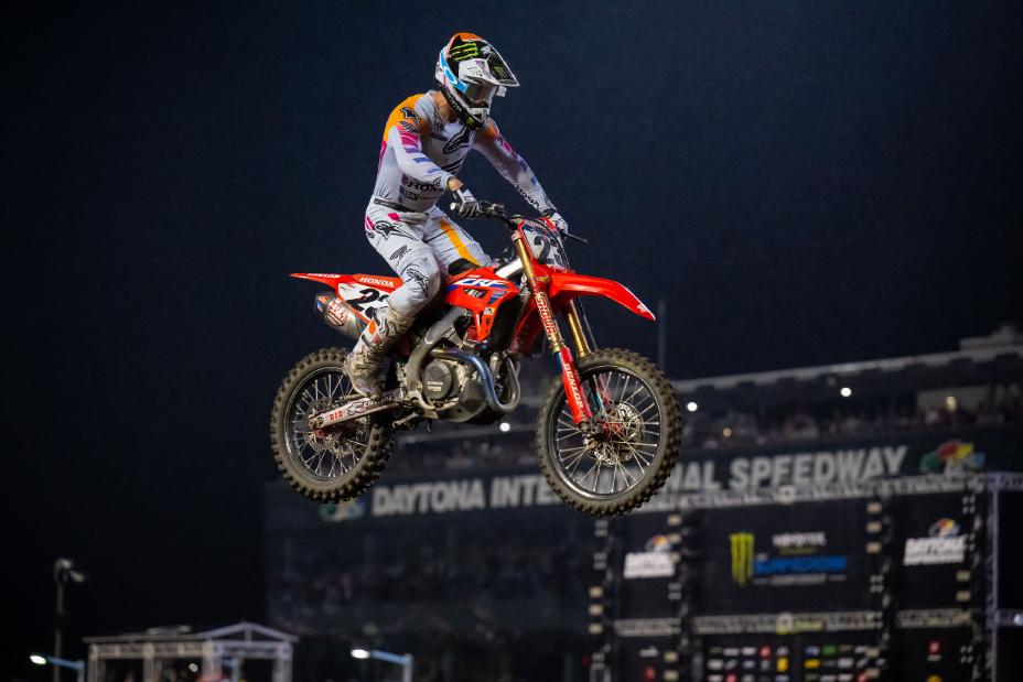 Hunter Lawrence Takes Daytona Supercross 250SX East Win