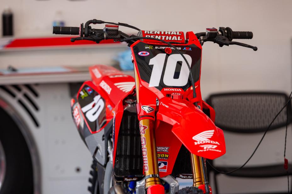 Dean Wilson Earns Top-10 Result at East Rutherford Supercross