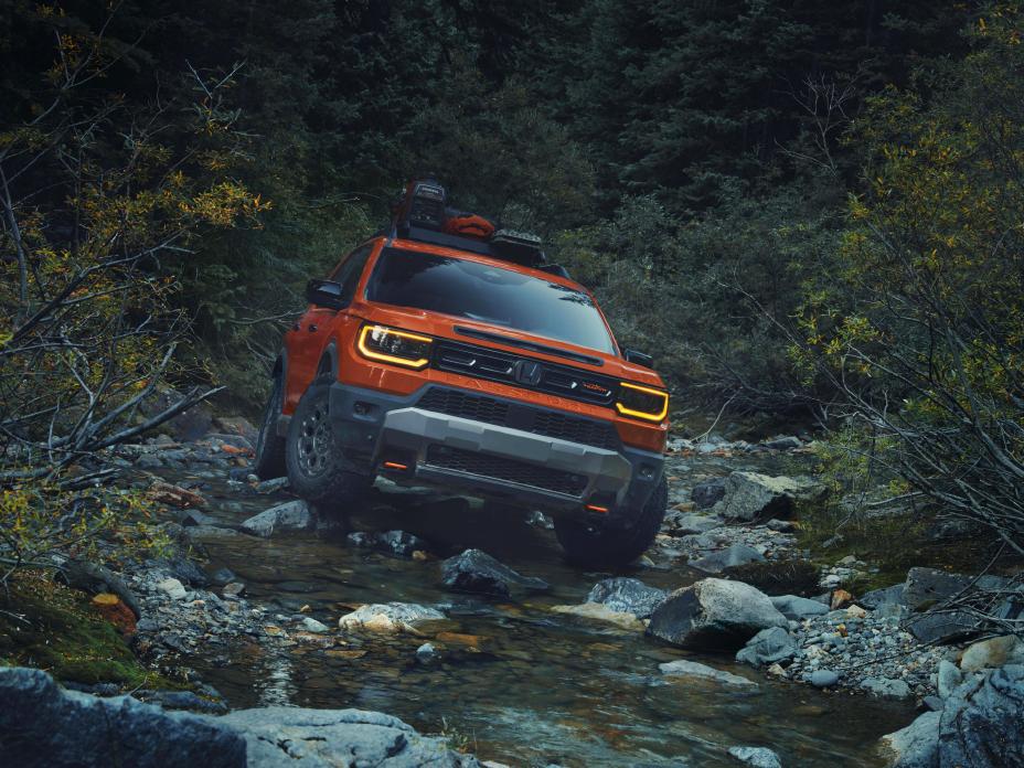 2026 Honda Passport TrailSport – Shown with Optional Accessories