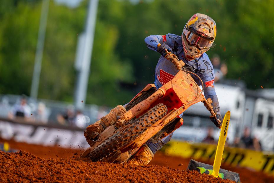 Sexton Dominates Inaugural SuperMotocross Race